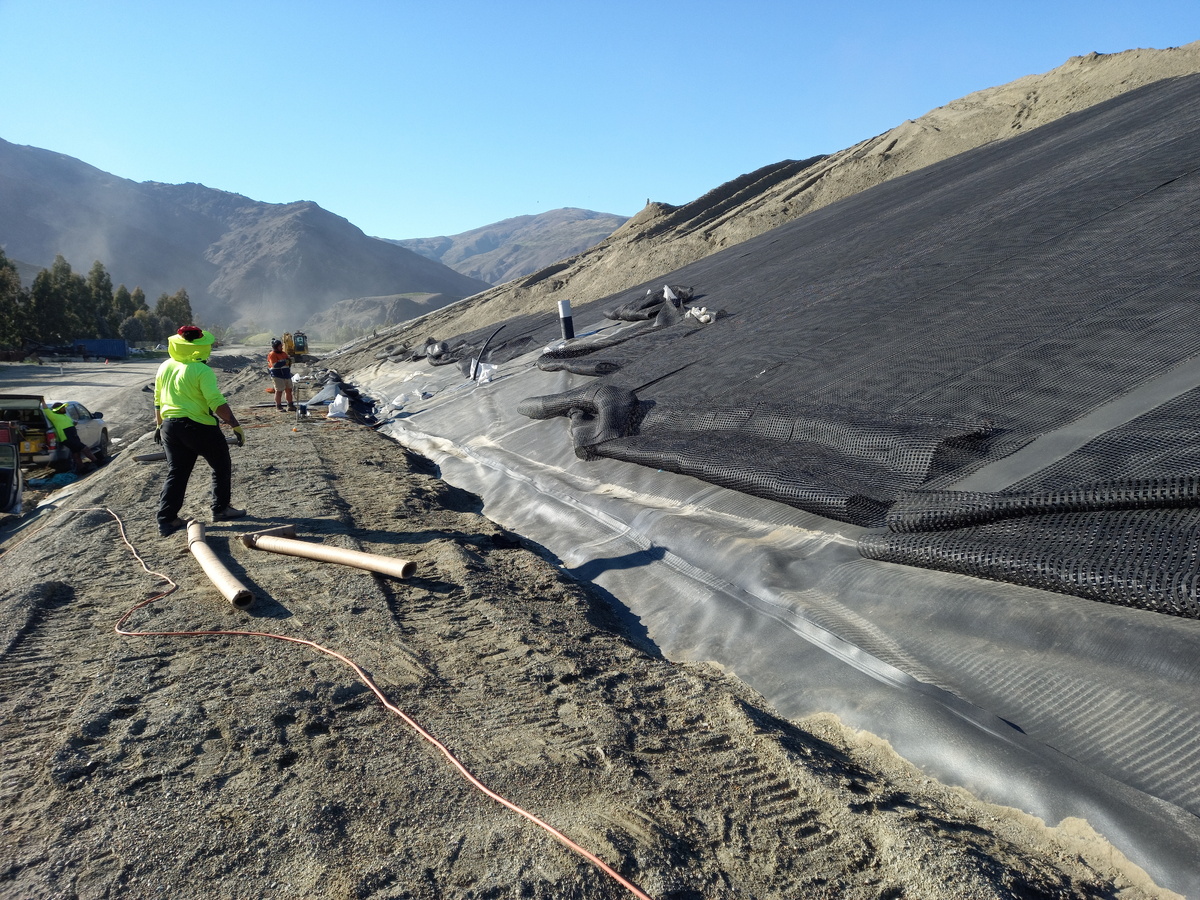 Veneer Reinforcement for Landfill Capping System